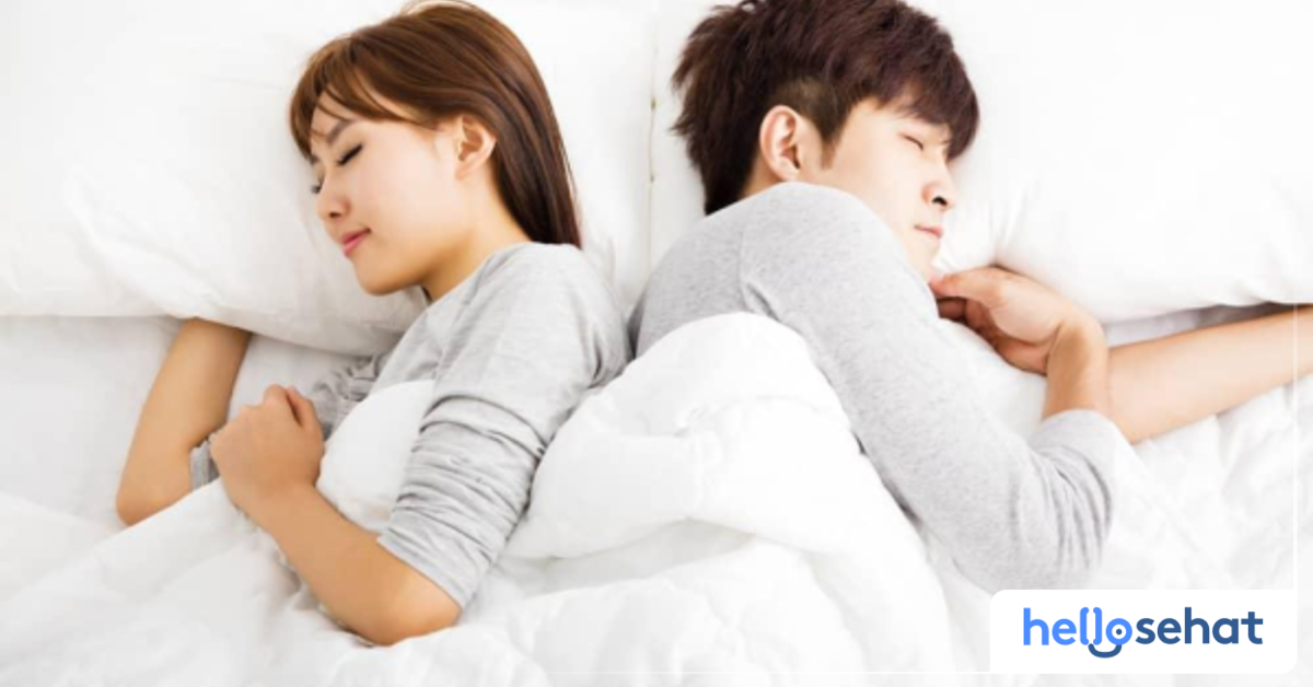 7 Posisi Cuddling yang Bikin Hubungan Makin Mesra
