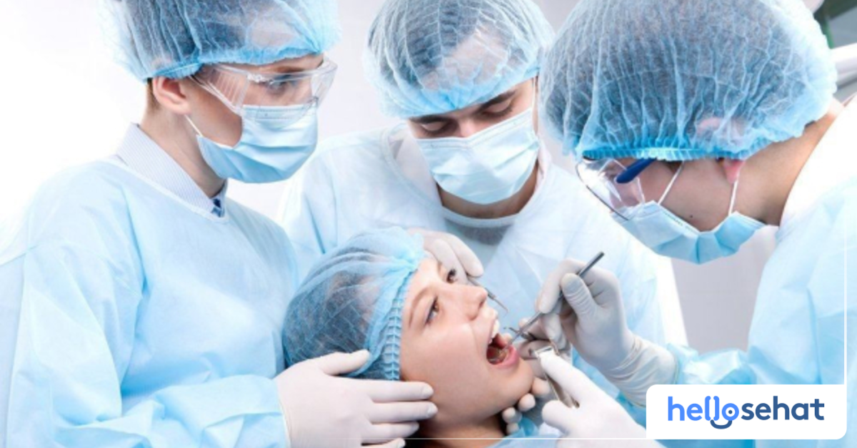 Operasi Gigi Bungsu: Definisi, Prosedur, Risiko - Hello Sehat