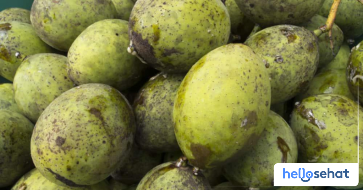 5 Manfaat Buah Bacang yang Kaya Vitamin | Hello Sehat